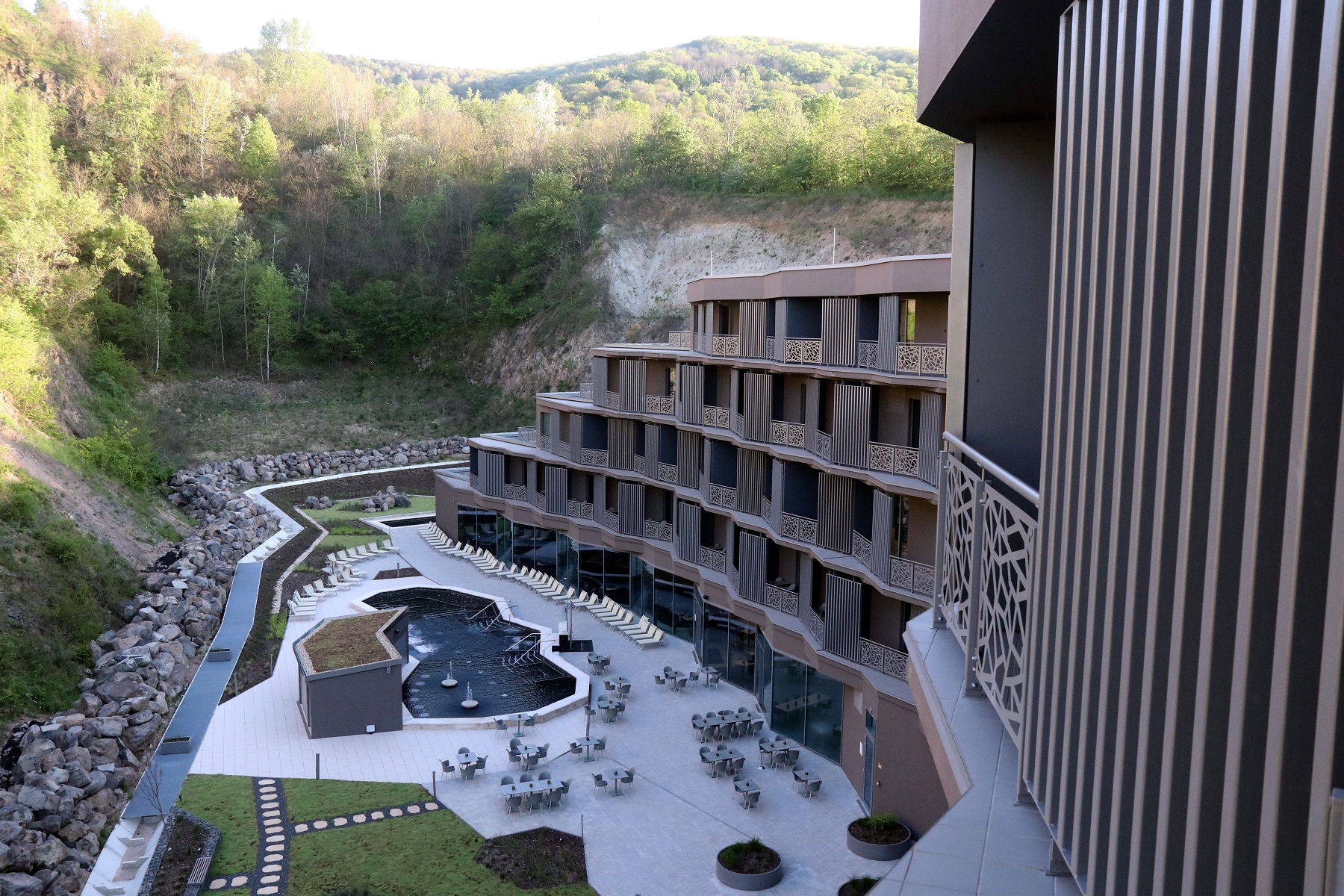 Átadták a tokaji Minaro Hotelt - Bor és Piac